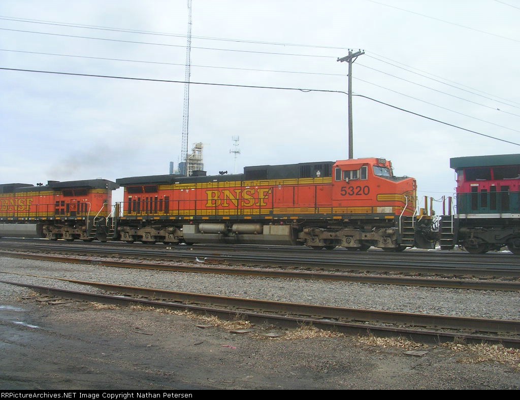 BNSF 5320